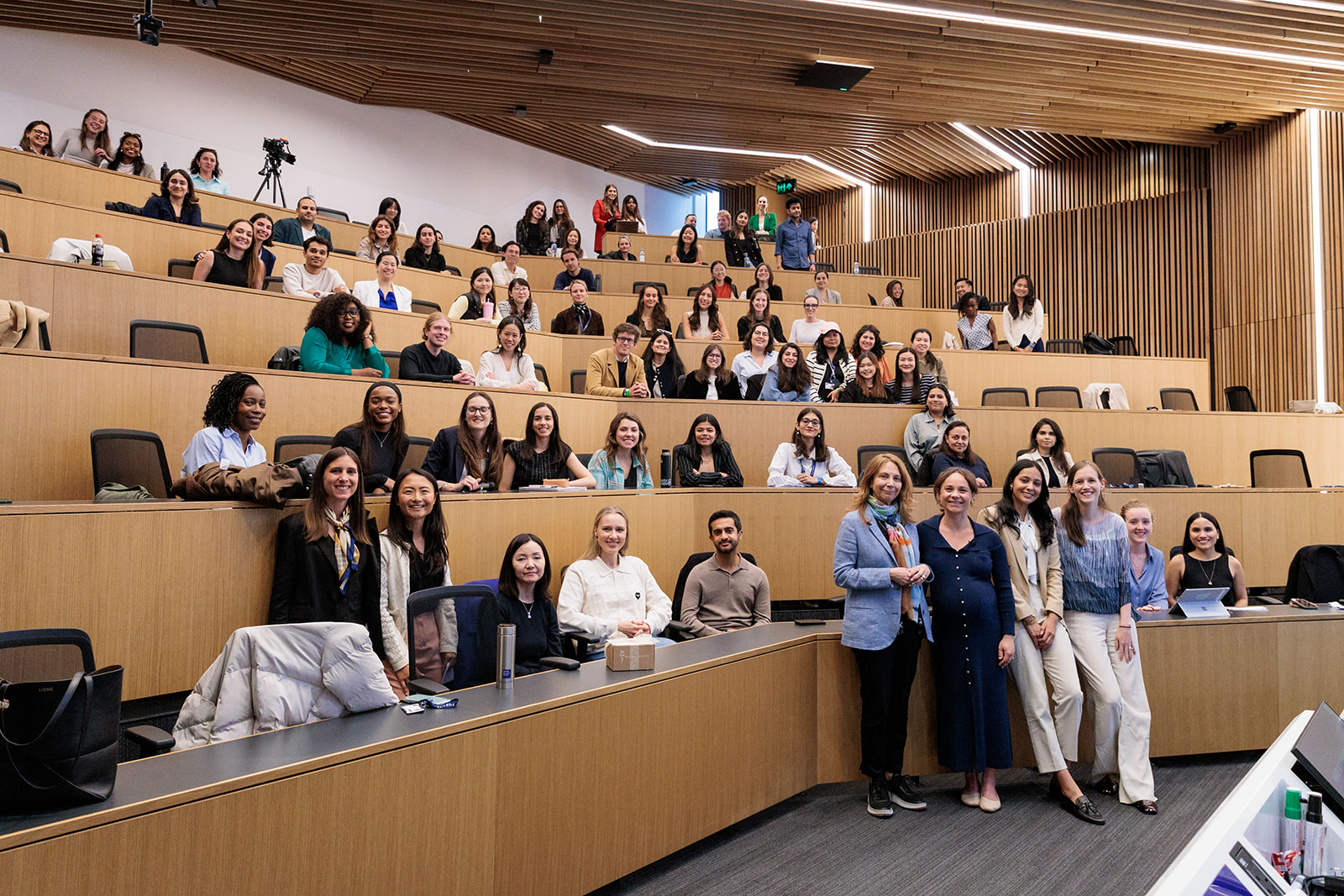 Leadership in a Changing World: Roula Khalaf as the First Female Editor ...